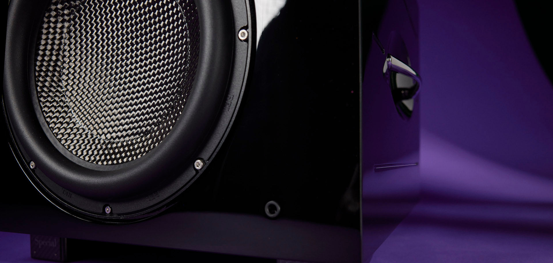 Serie S Subwoofers | High-Performance Bass | REL Acoustics